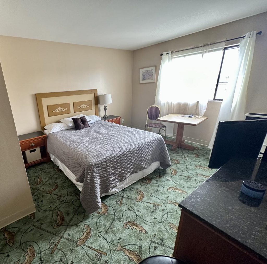 Quality, Cheap Hotel Rooms in Soldotna AK: Alaska Anglers Inn